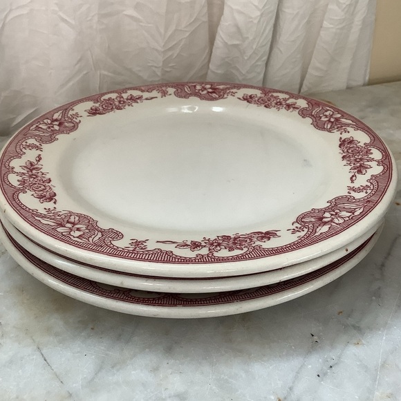 Vintage | Dining | 3 Vintage Wellsville Majestic Dinner Plates Red ...